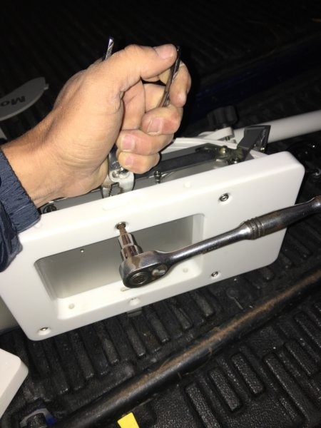 Motorguide Xi5 Installation 1/22/16 Part 1 | ShrimpNFishFlorida™ is ...